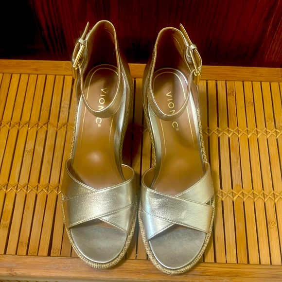 Vionic | Shoes | Marina Gold Metallic Orthotic Espadrille Style Wedge ...